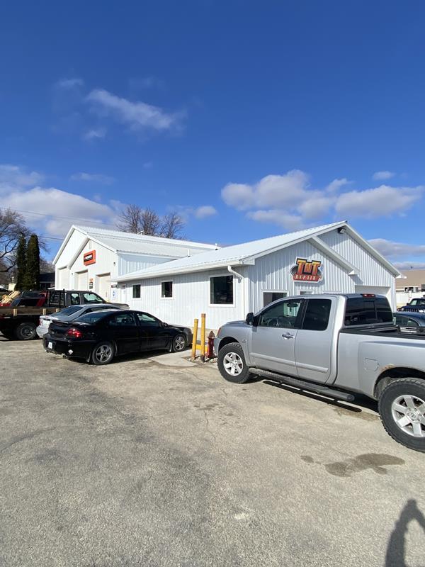 TNT Repair & Recovery - Winthrop, IA